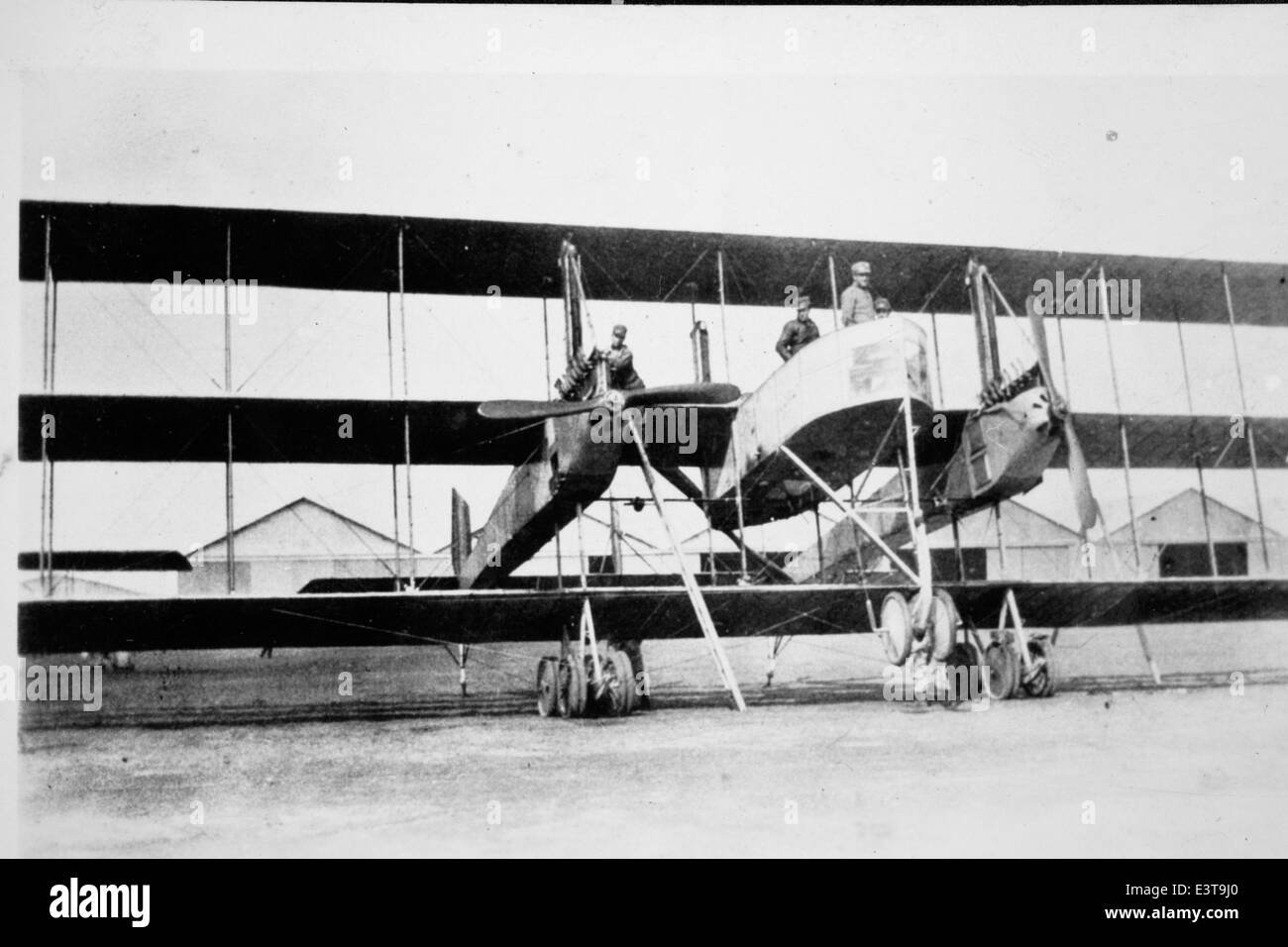 Caproni Triplane Bomber 1917 Stock Photo - Alamy