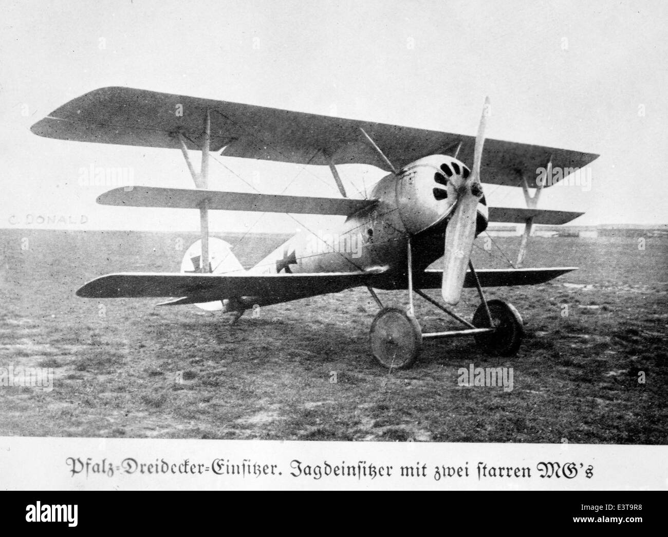 Wwi german triplane Black and White Stock Photos & Images - Alamy