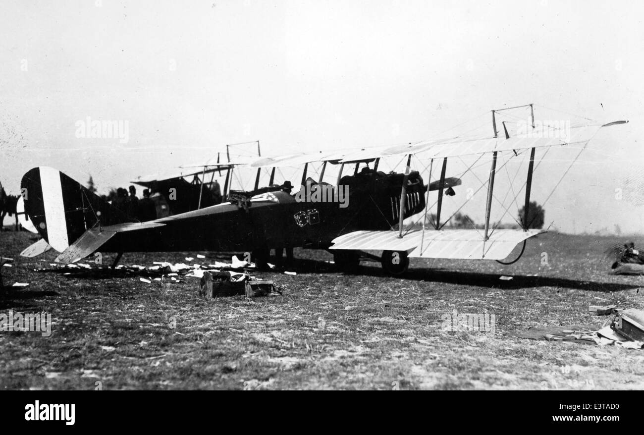 This photograph from the Larson Collection shows World War I aviation ...