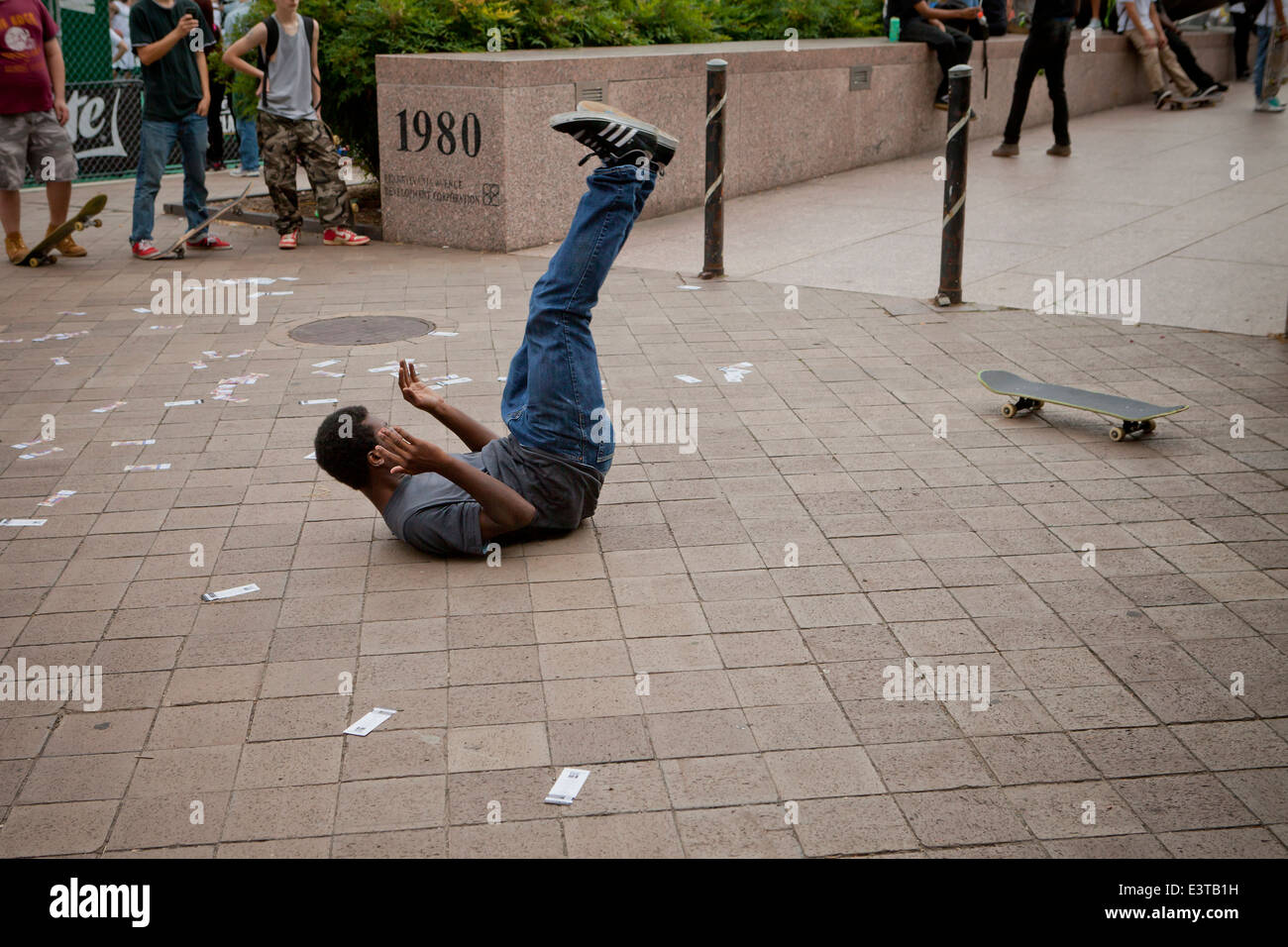 Teen skateboarders helmet hi-res stock photography and images - Alamy