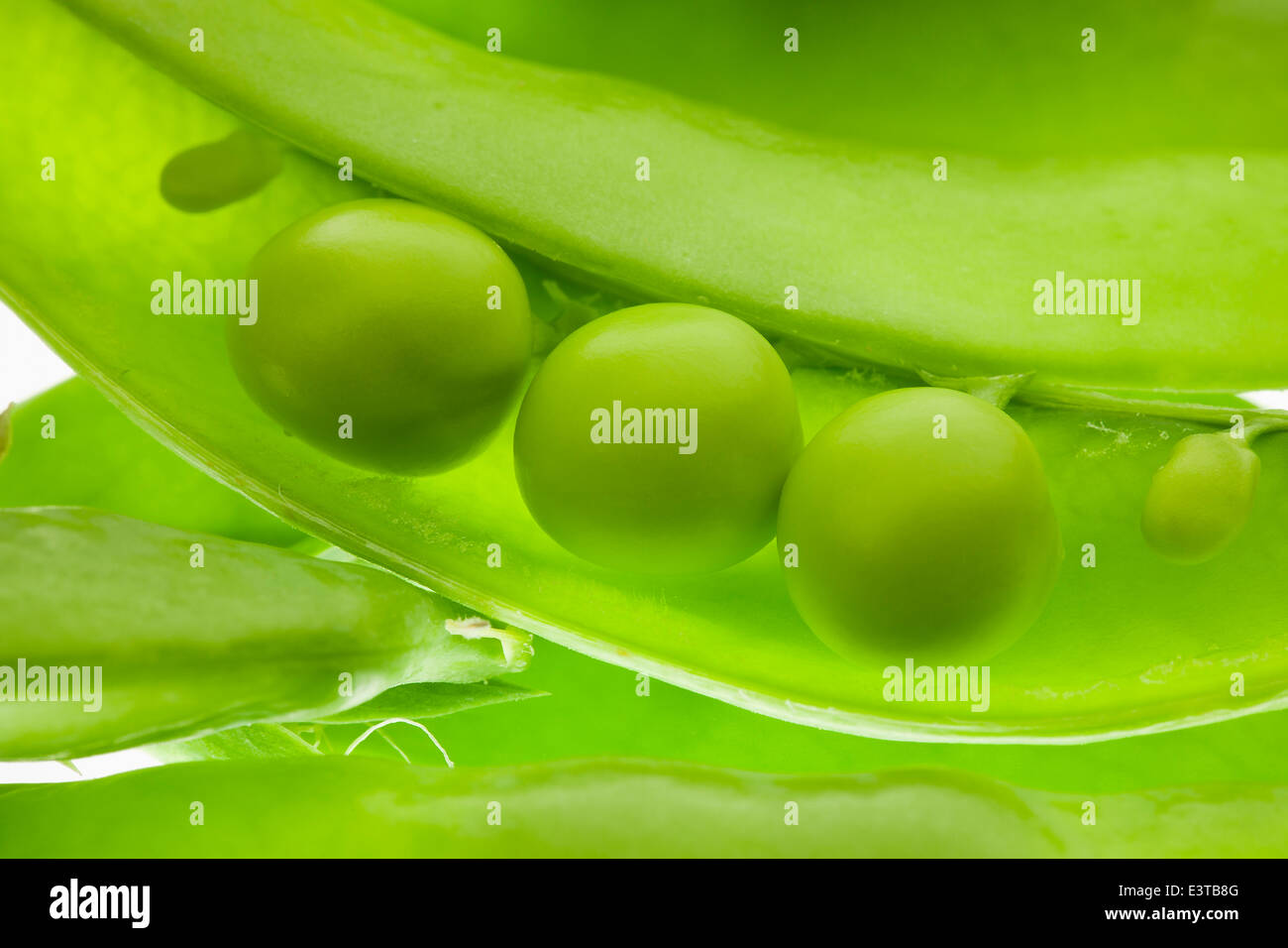 Peas in pod Stock Photo - Alamy