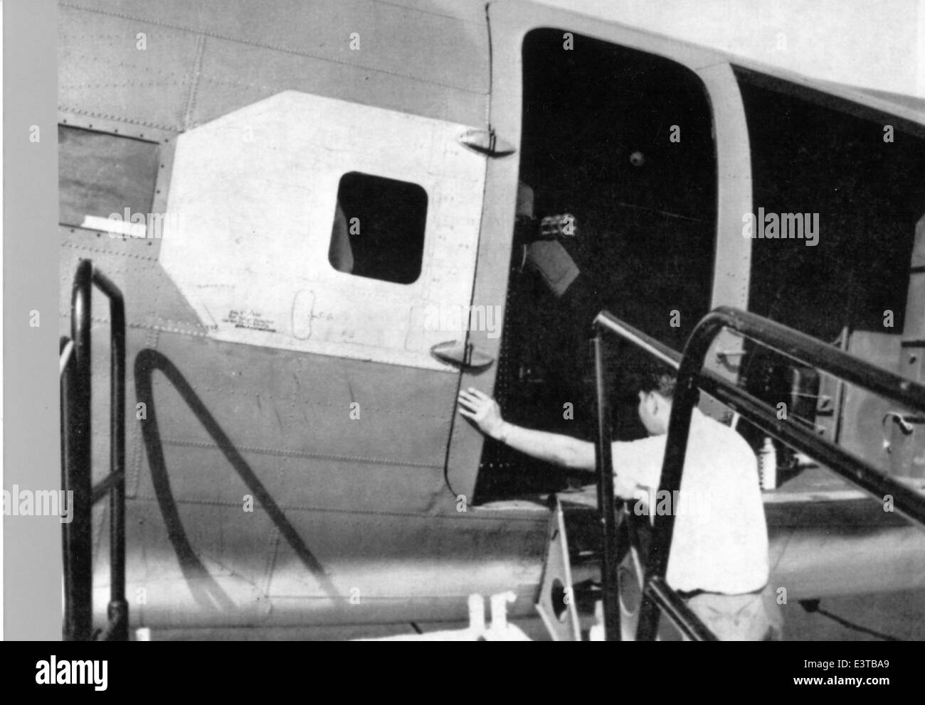 The Douglas AC-47D was a modified version of the C-47 transport ...