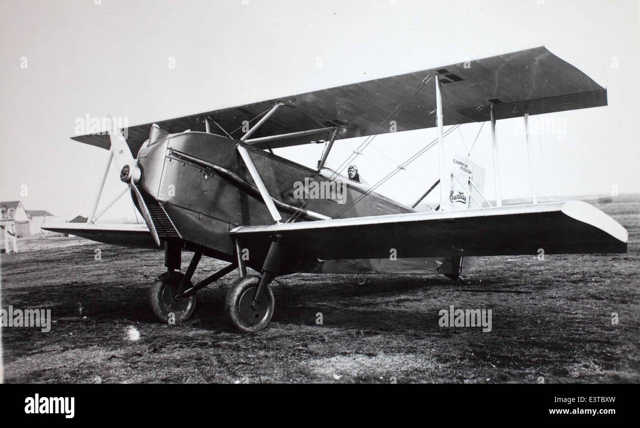 Carrier pidgeon hi-res stock photography and images - Alamy