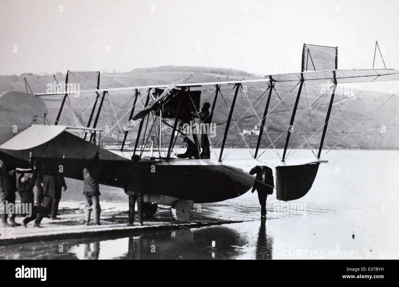 1920s boat hi-res stock photography and images - Alamy