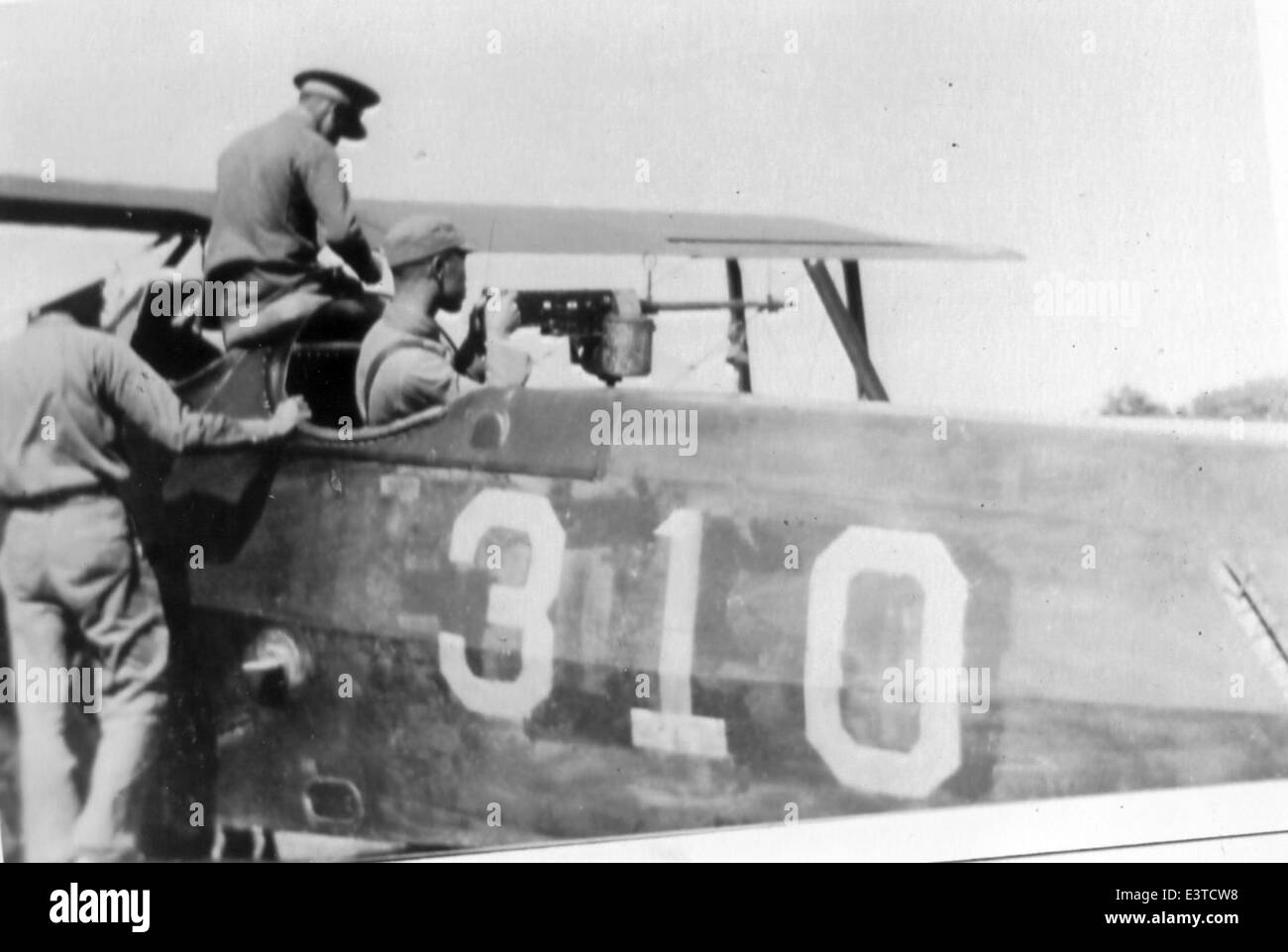 The Douglas O-25B was a military observation aircraft used by the U.S ...