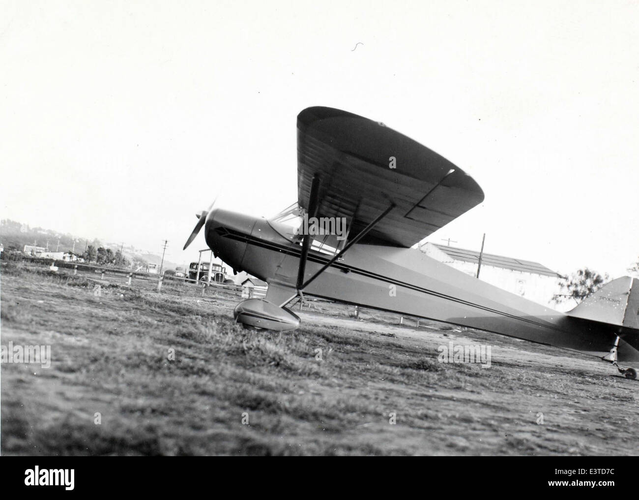 The Piper J-5C is a light general aviation aircraft known for its ...