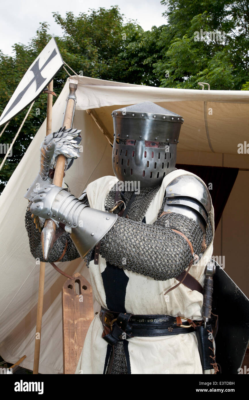 Tom McSkimming and Knights at the Battle Bannockburn reenactment ...