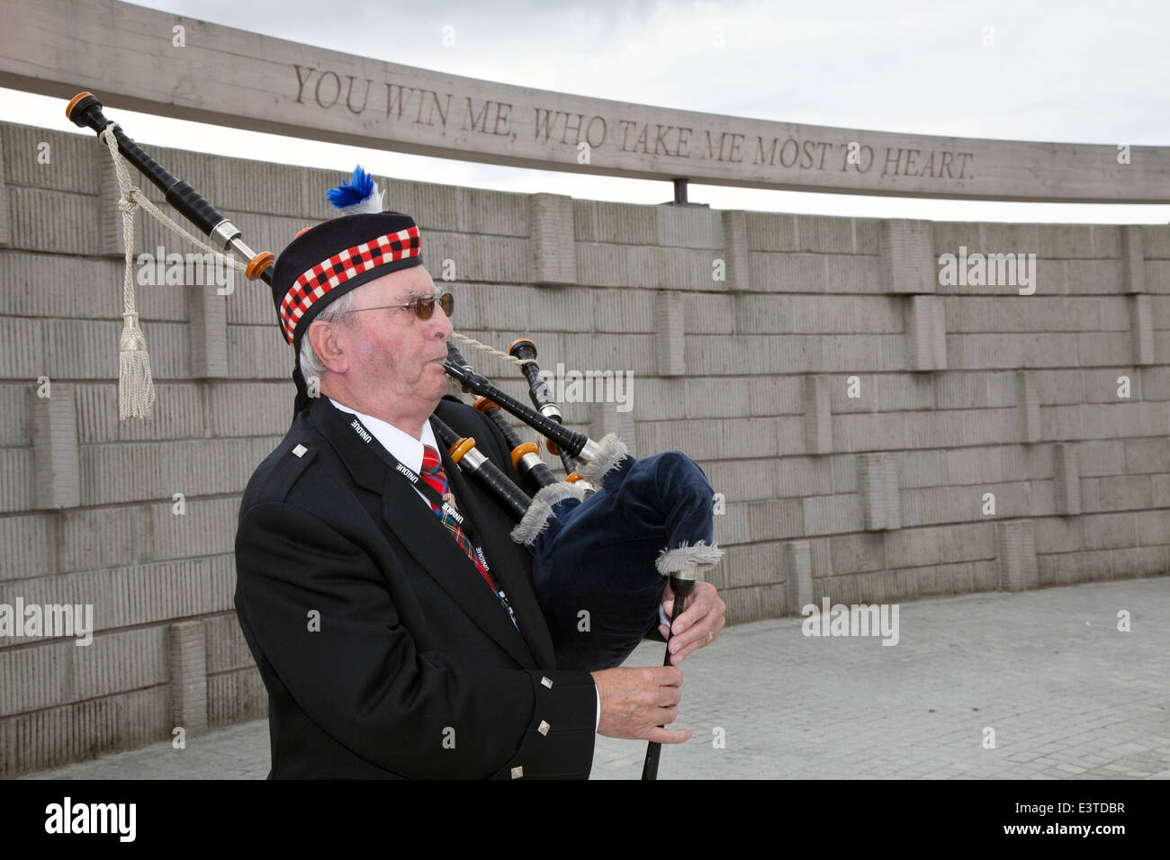 Scottish piper at Stirling, UK. 28th June, 2014. Mr Iain Willox ...