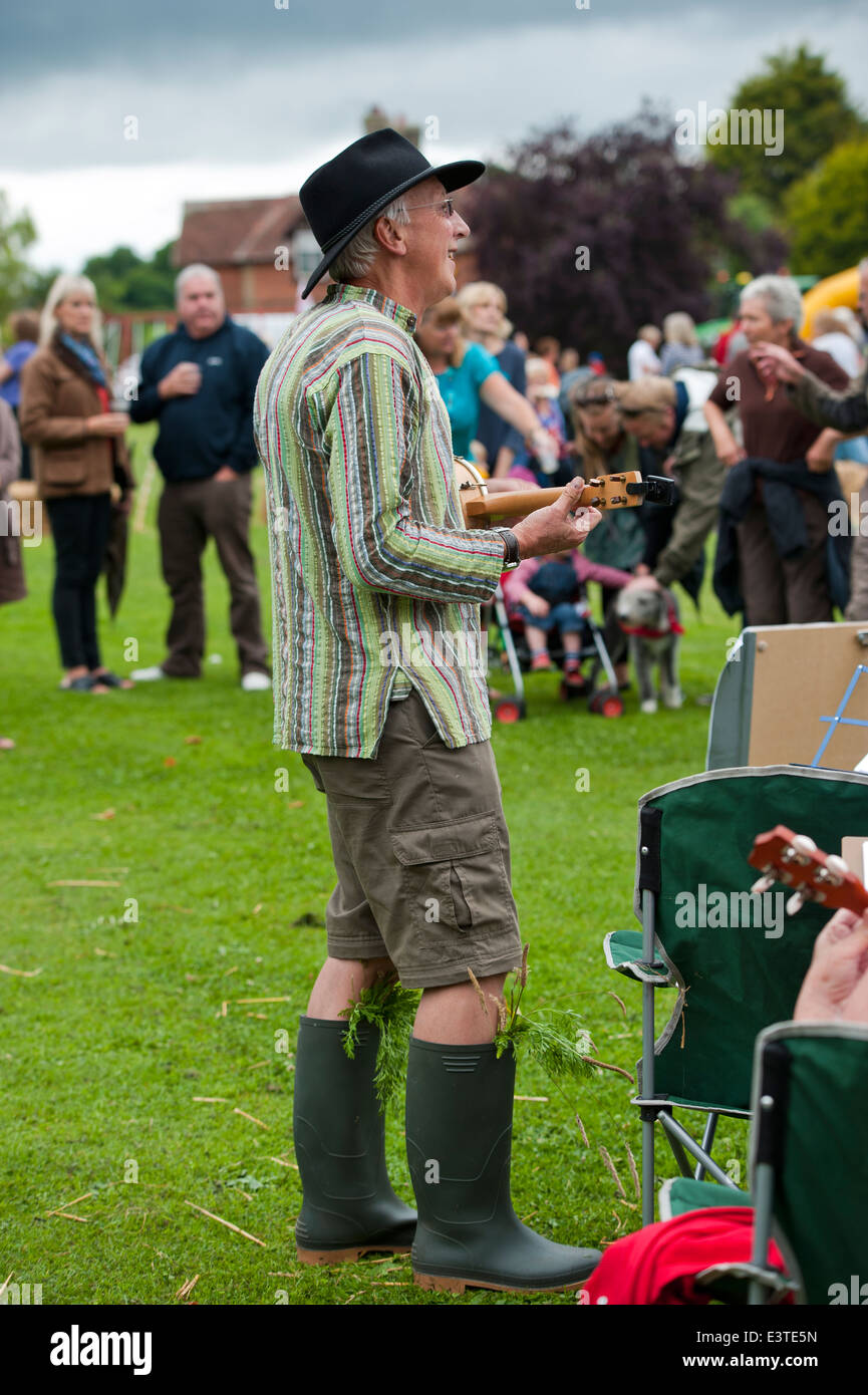 Tombola cake hi-res stock photography and images - Alamy