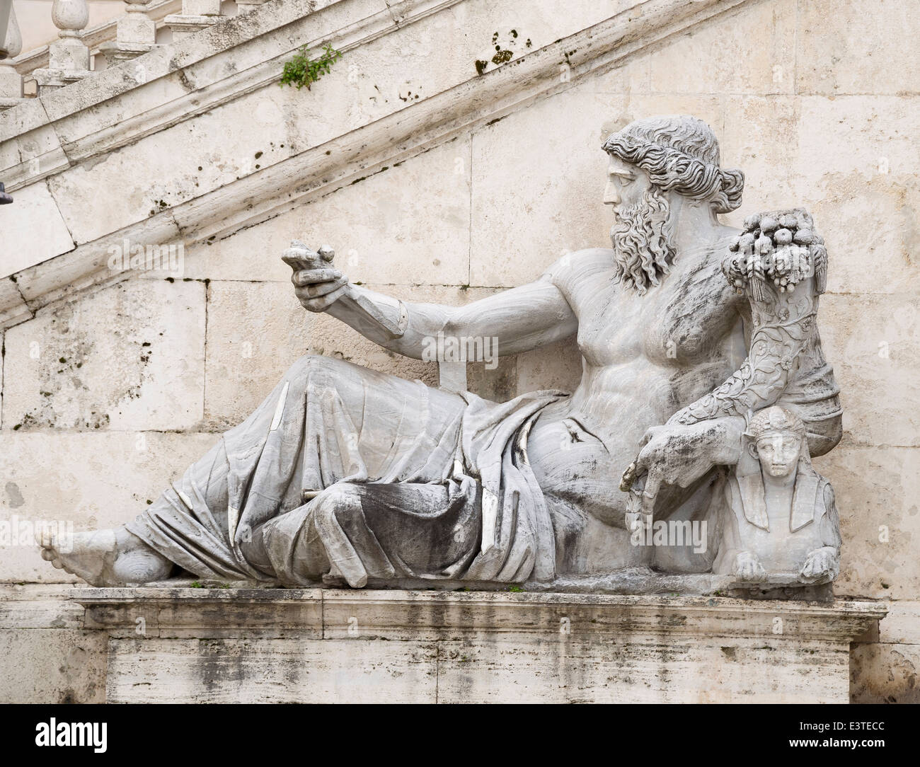 Nile palace hi-res stock photography and images - Alamy