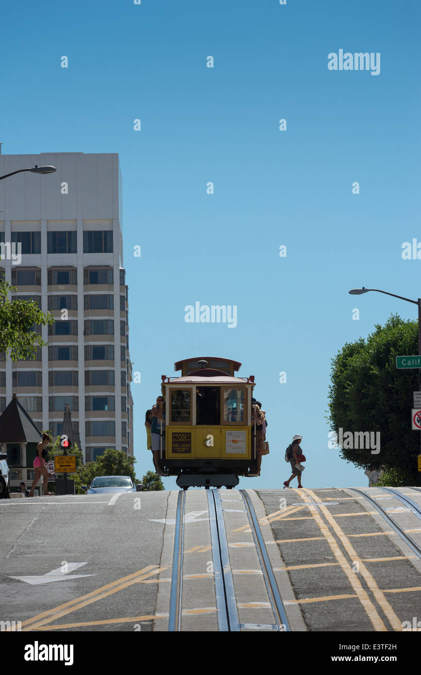 Cable car heading to downtown San Francisco Stock Photo - Alamy