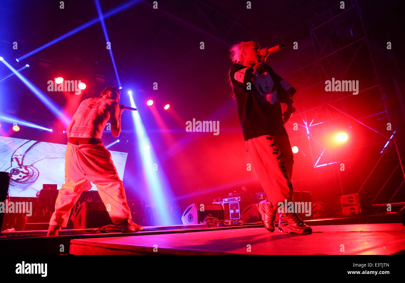 Rave Centre High Resolution Stock Photography and Images - Alamy