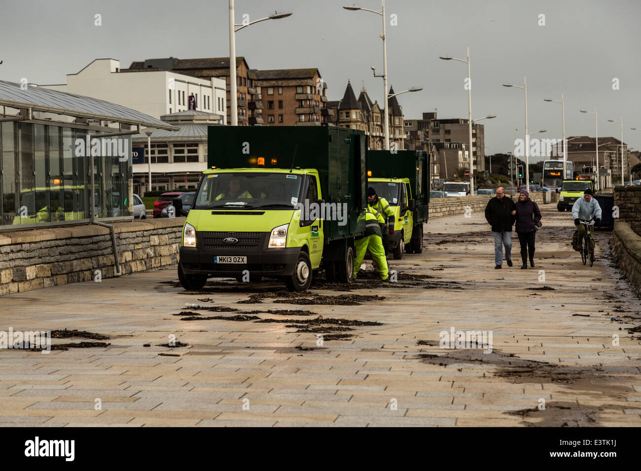Workers cleaning up damage hi-res stock photography and images - Alamy