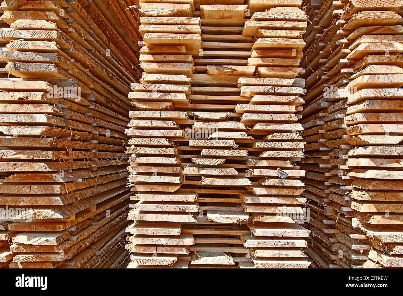Stack of new wooden studs at the lumber yard Stock Photo - Alamy