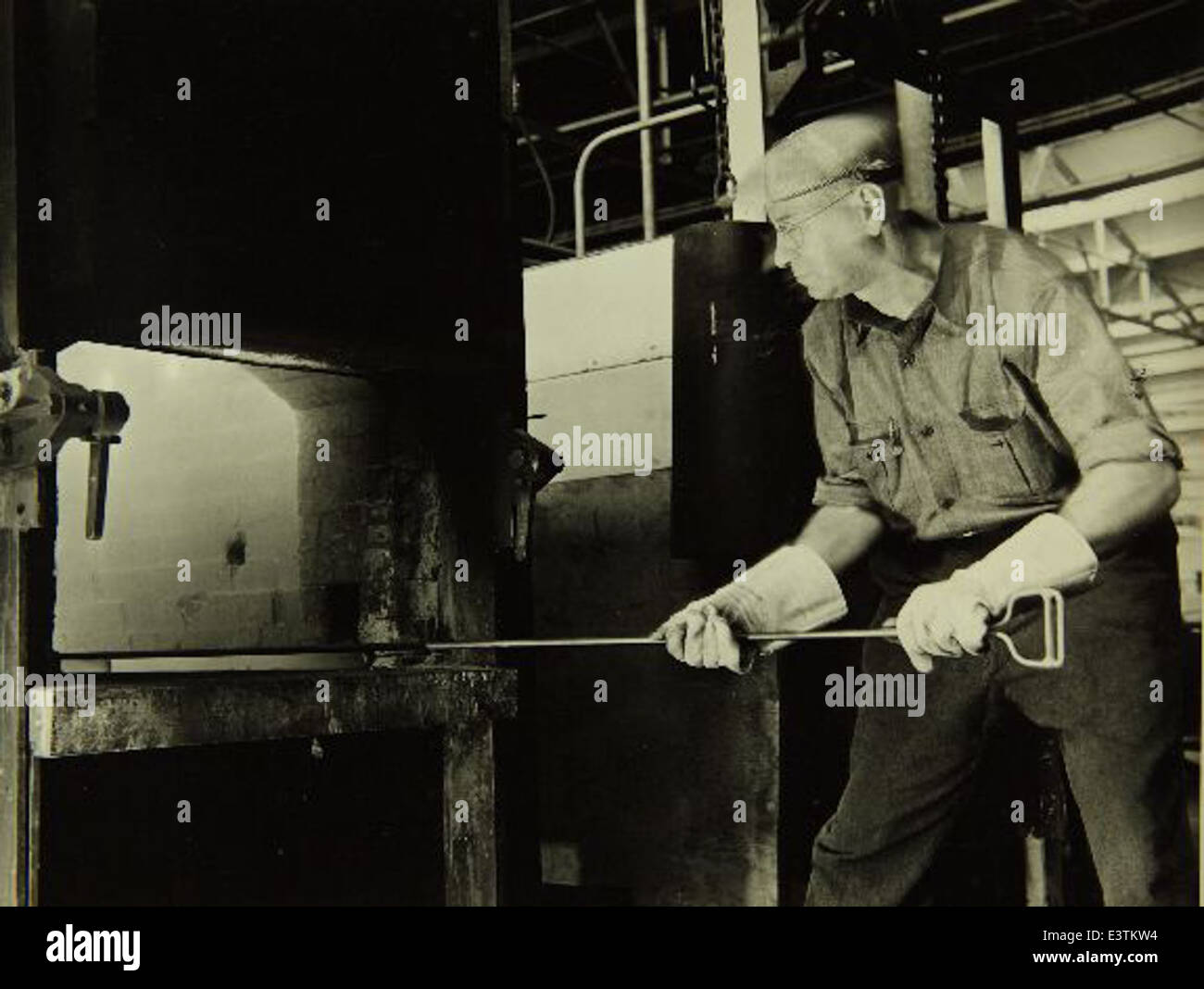 This image shows the Consolidated/Convair Aircraft Factory in San Diego ...