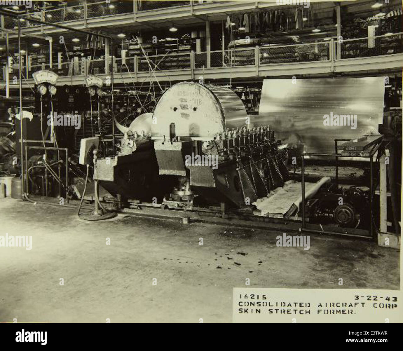 Inside the Consolidated/Convair aircraft factory in San Diego ...