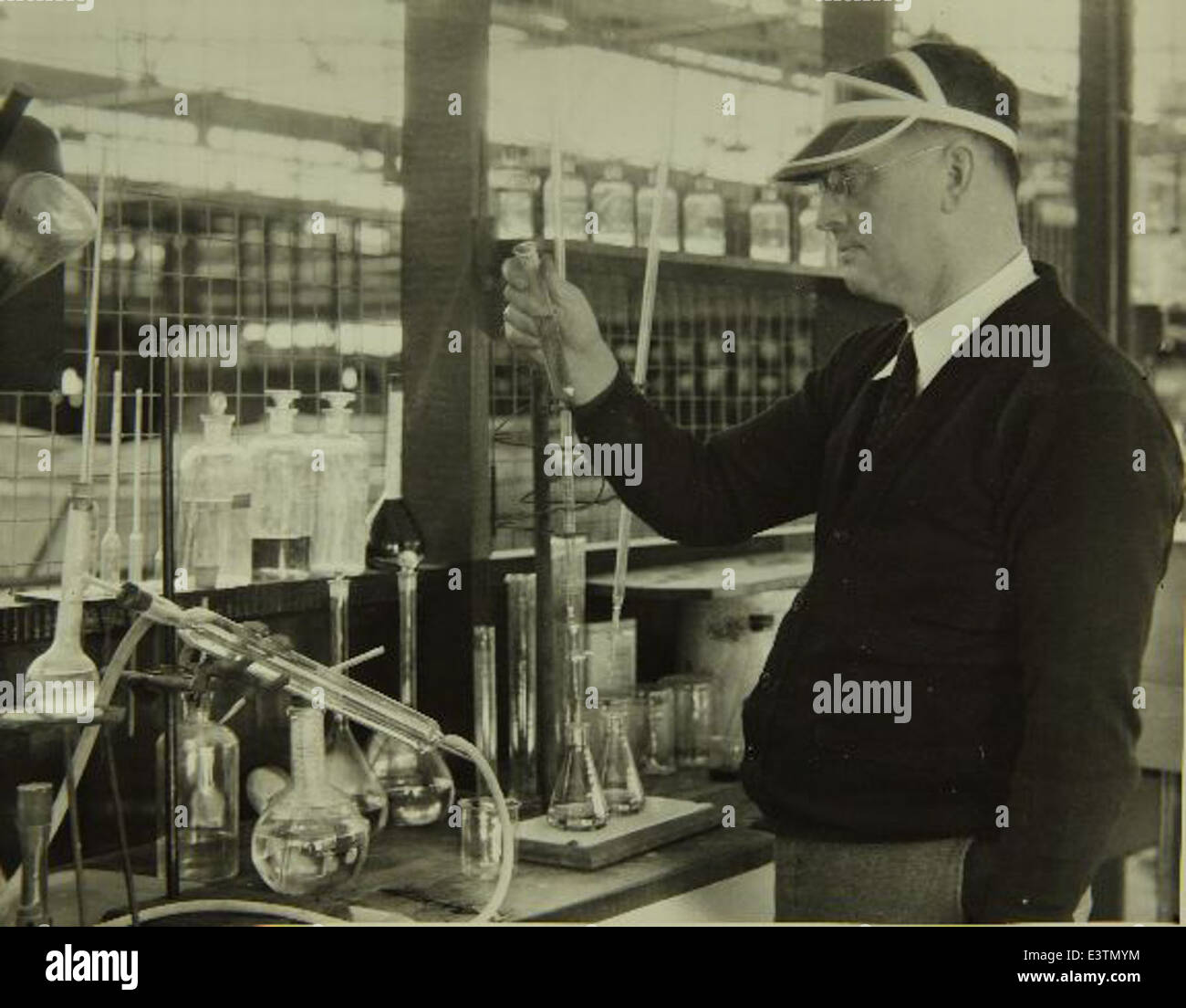 The Chemical Testing Lab at the Consolidated/Convair Aircraft Factory ...