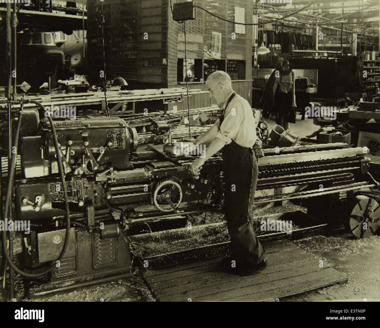 Military machine shop hi-res stock photography and images - Alamy