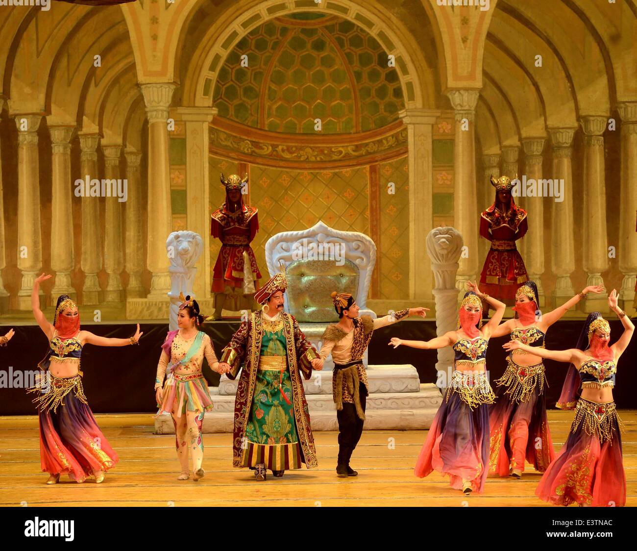 Pantomime stage hi-res stock photography and images - Alamy