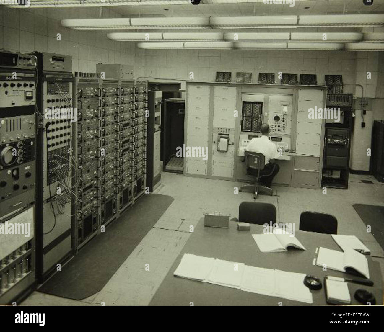 Flight fatigue hi-res stock photography and images - Alamy