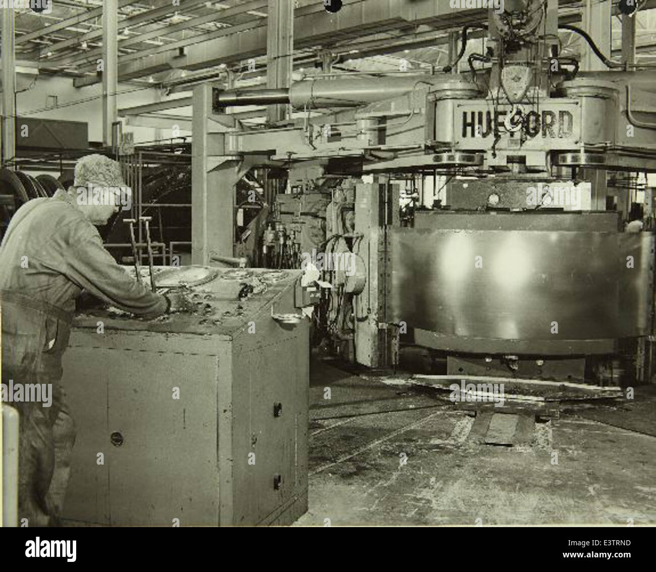 Stretch Press Plant : Consolidated/Convair Aircraft Factory San Diego ...