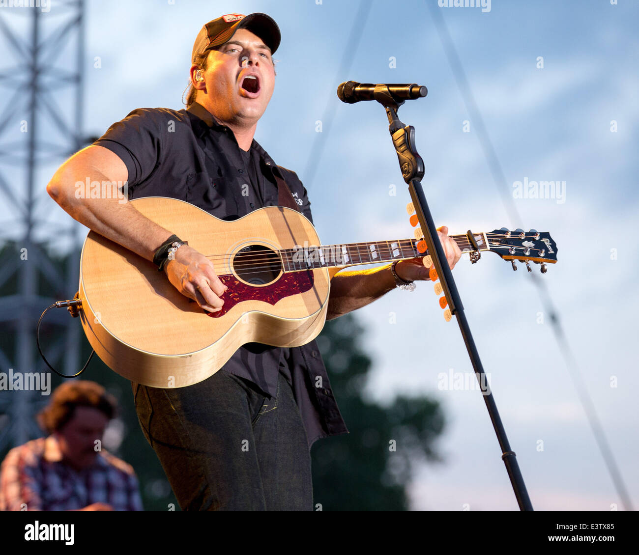 Oshkosh, Wisconsin, USA. 28th June, 2014. Country artist RODNEY ATKINS ...