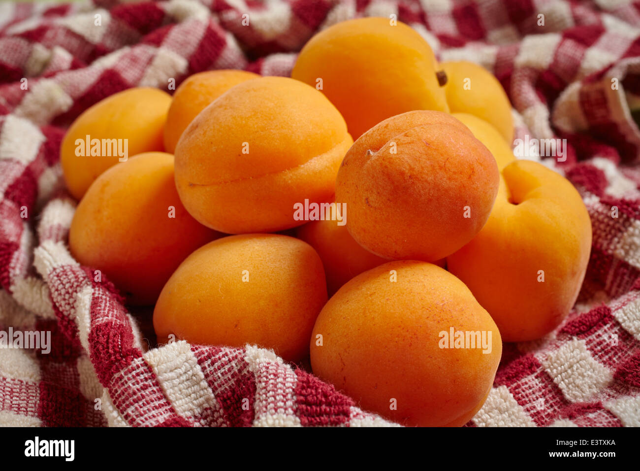 Ripe stone fruit hi-res stock photography and images - Alamy
