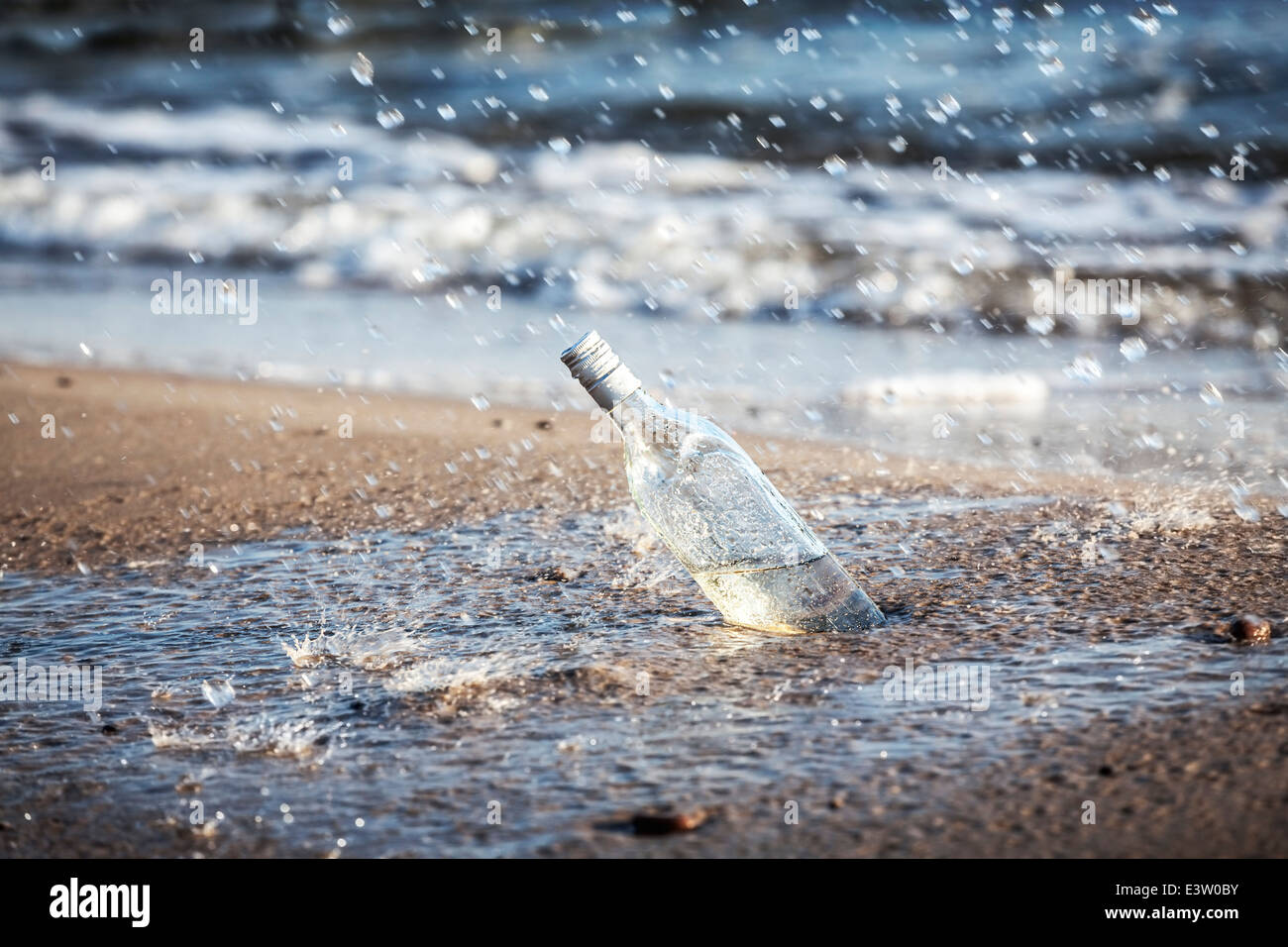 Water beach shore hi-res stock photography and images - Alamy