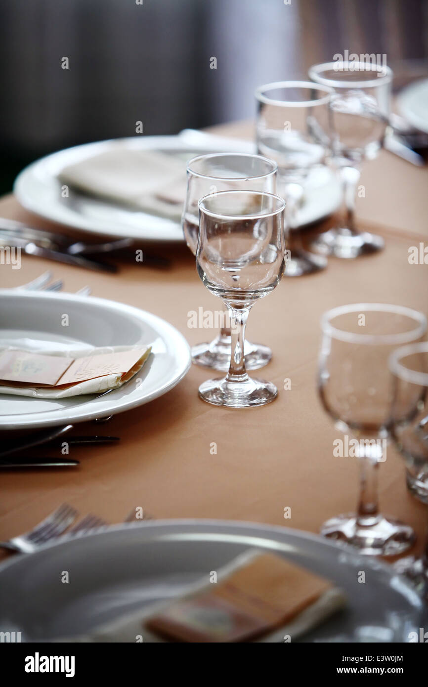 Fancy restaurant table hi-res stock photography and images - Alamy