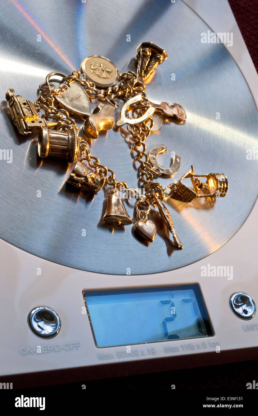 GOLD SCRAP VALUE SALE SELL SELLING WEIGHING WEIGHT old gold charm ...