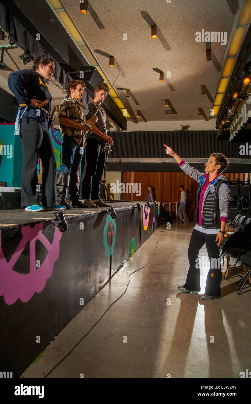 Drama rehearsal boys hi-res stock photography and images - Alamy