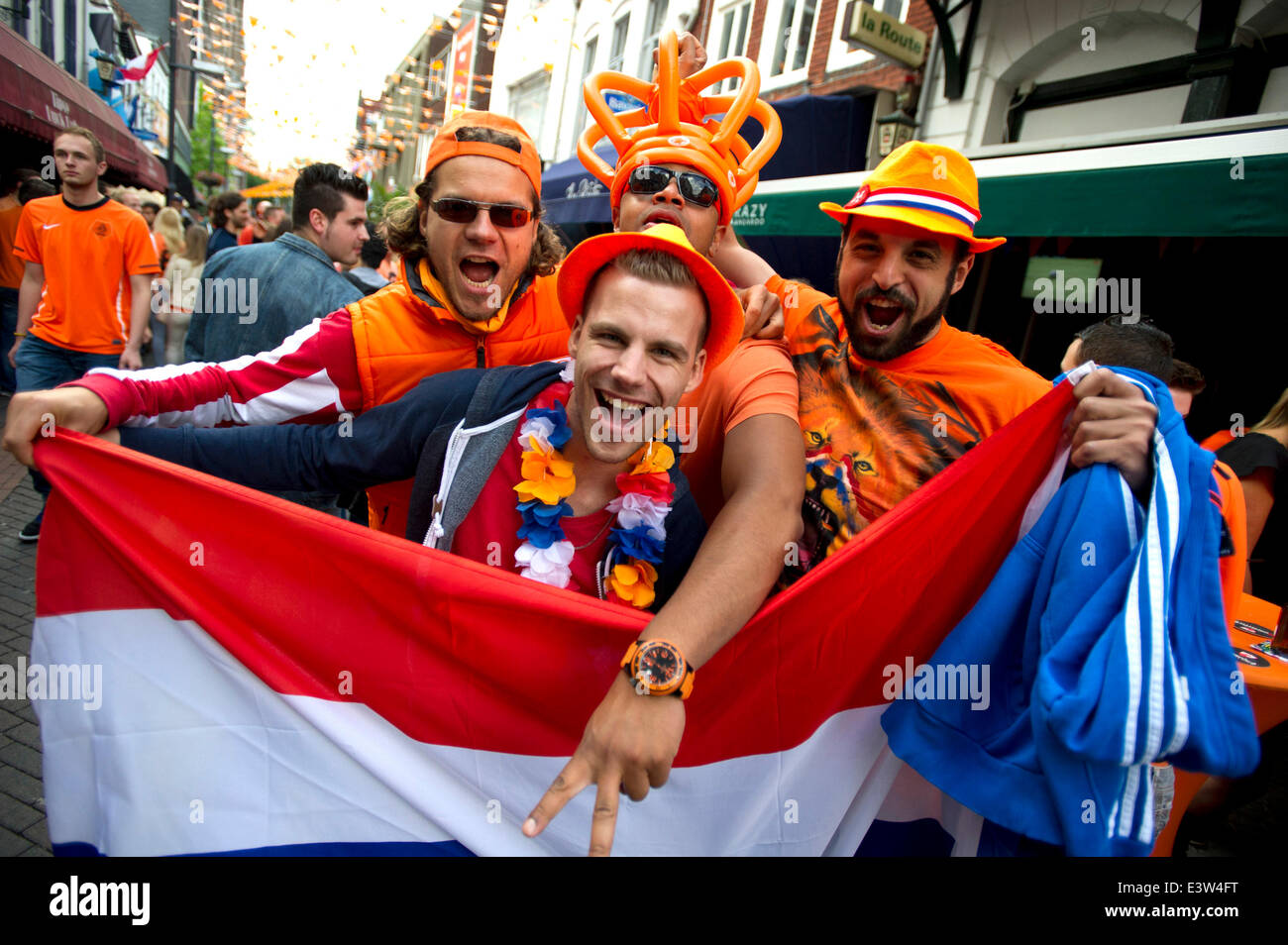 Fans Celebrate Mexico High Resolution Stock Photography and Images - Alamy