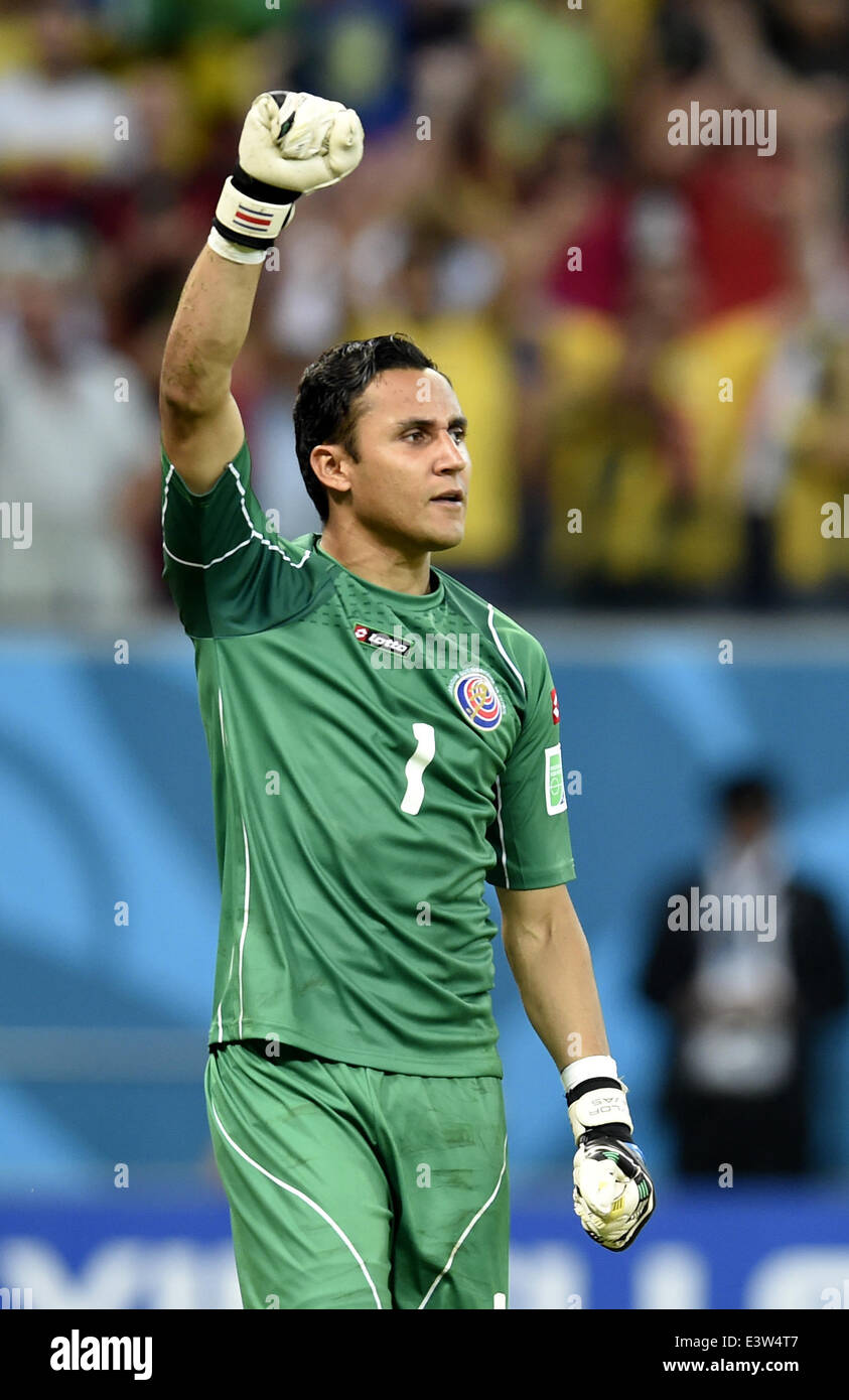 (140629) -- RECIFE, June 29, 2014 (Xinhua) -- Costa Rica's goalkeeper ...