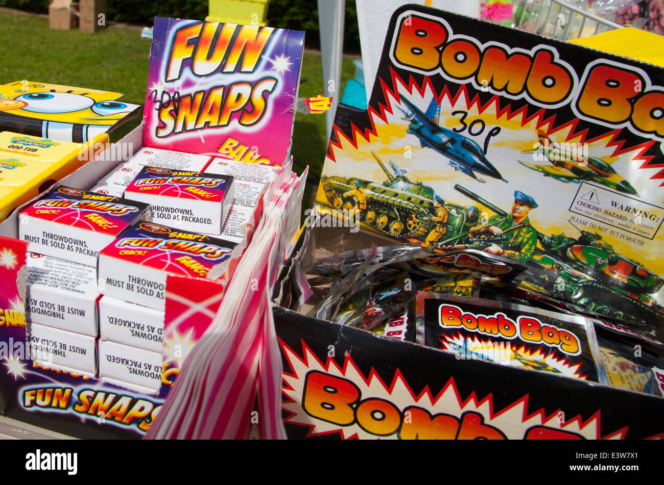 Retro bomb hi-res stock photography and images - Alamy