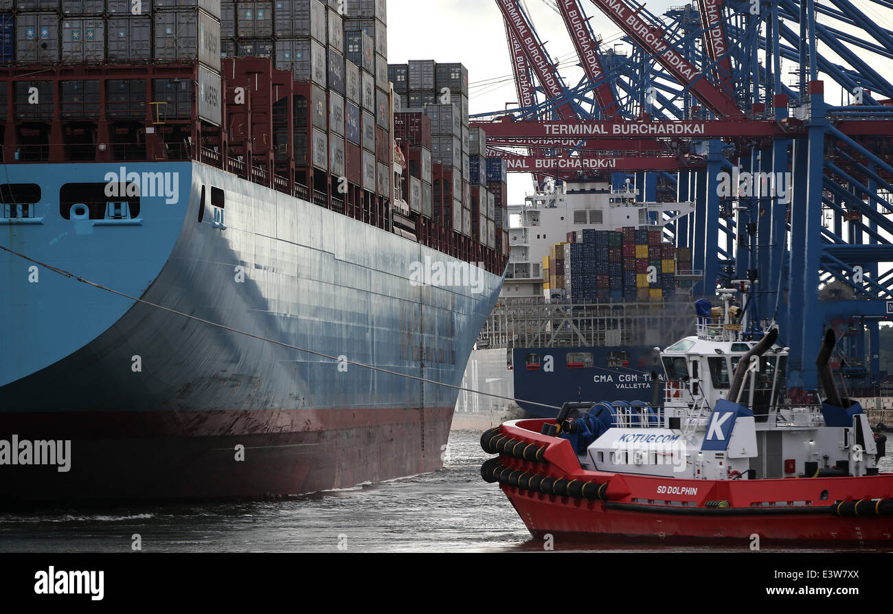 Hamburg, Germany. 29th June, 2014. Container ship 'Emma Maersk' arrives ...