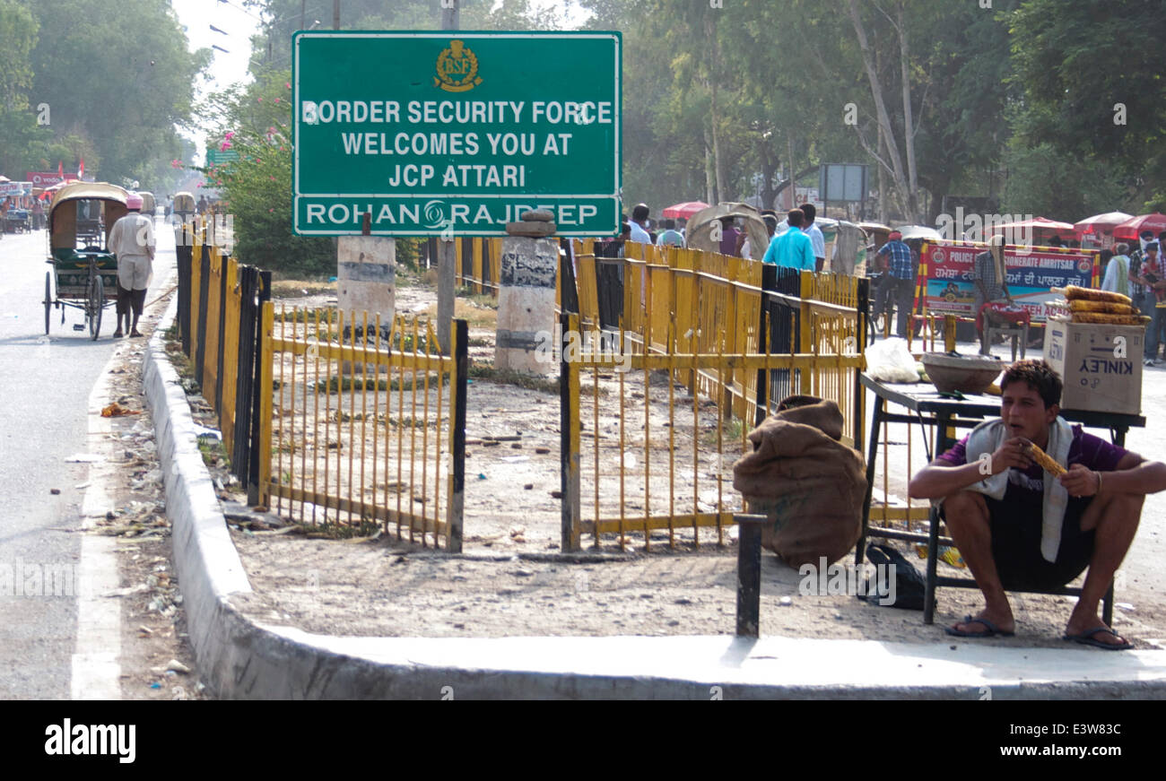Crossing Pakistan India Border