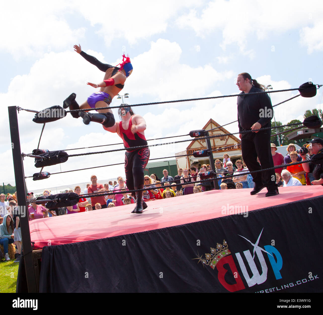 Wrestling ring hi-res stock photography and images - Alamy