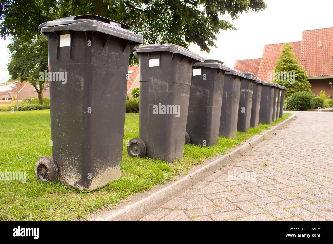 Garbage containers hi-res stock photography and images - Alamy