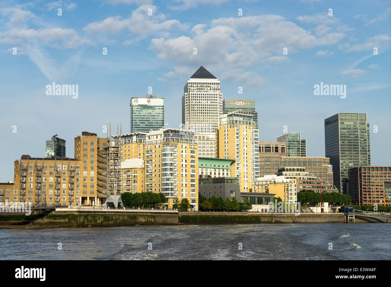 Various styles of buildings along the River Thames Stock Photo - Alamy