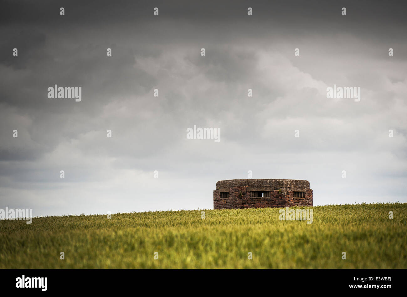 A type 22 pillbox in a field in Happisburgh Stock Photo - Alamy
