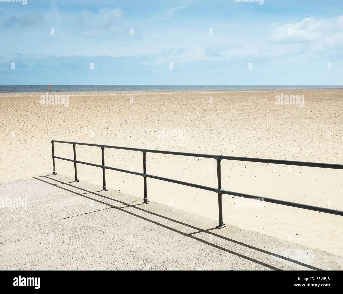 Beach railings ramp hi-res stock photography and images - Alamy
