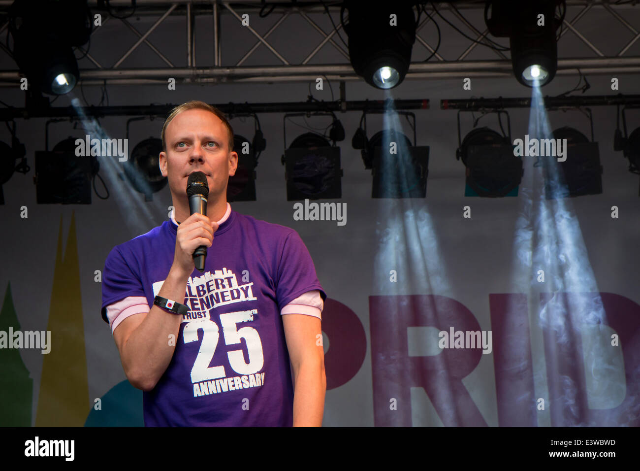 Actor Antony Cotton speaking at Pride in London 2014 Stock Photo - Alamy