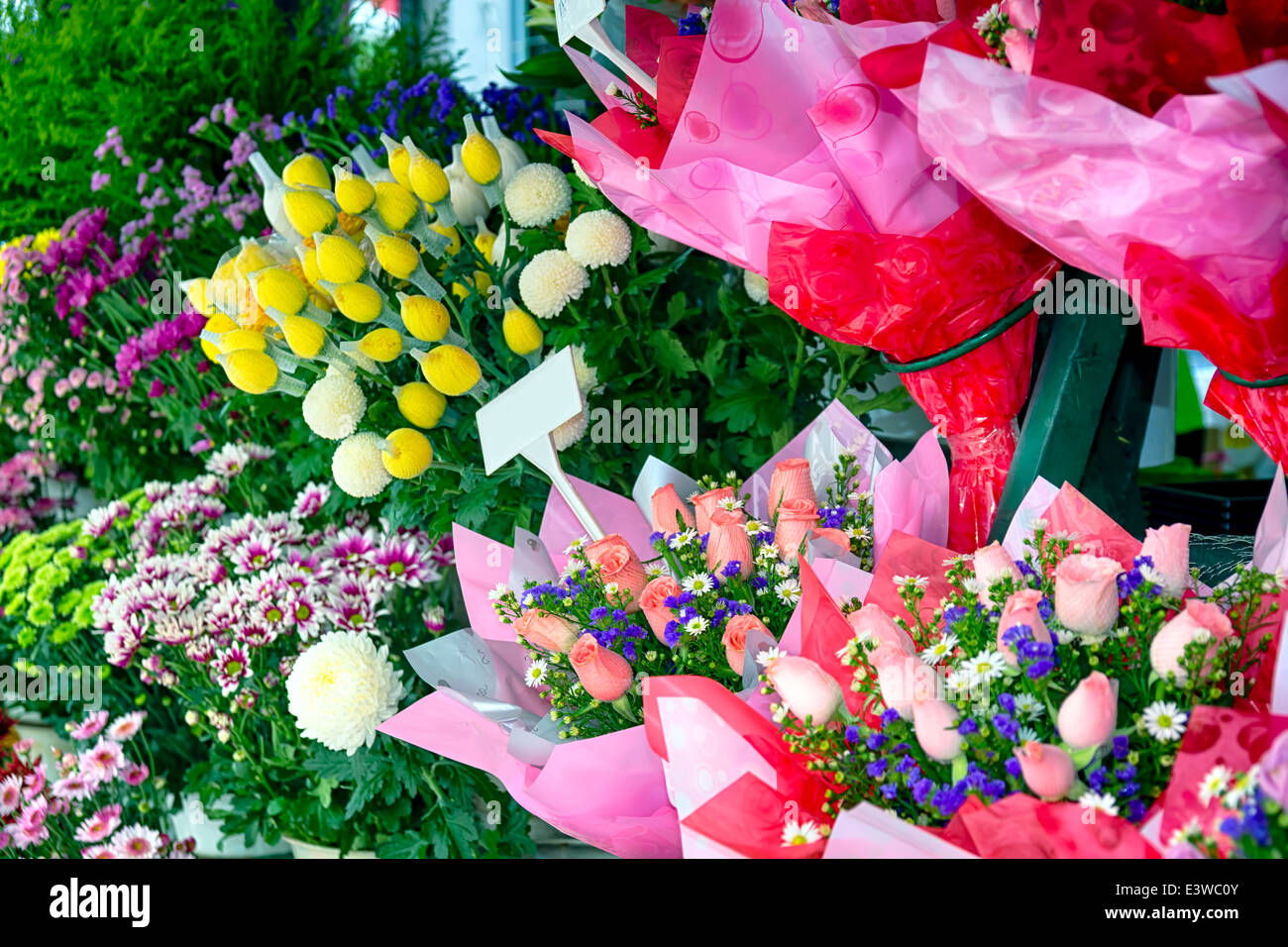 Roses and other fresh flowers in Kuala Lumpur street market Stock Photo ...