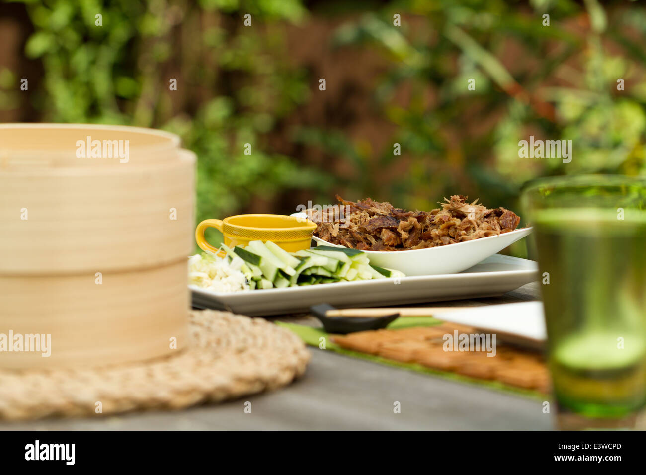 Spring Onion Shredded High Resolution Stock Photography and Images - Alamy