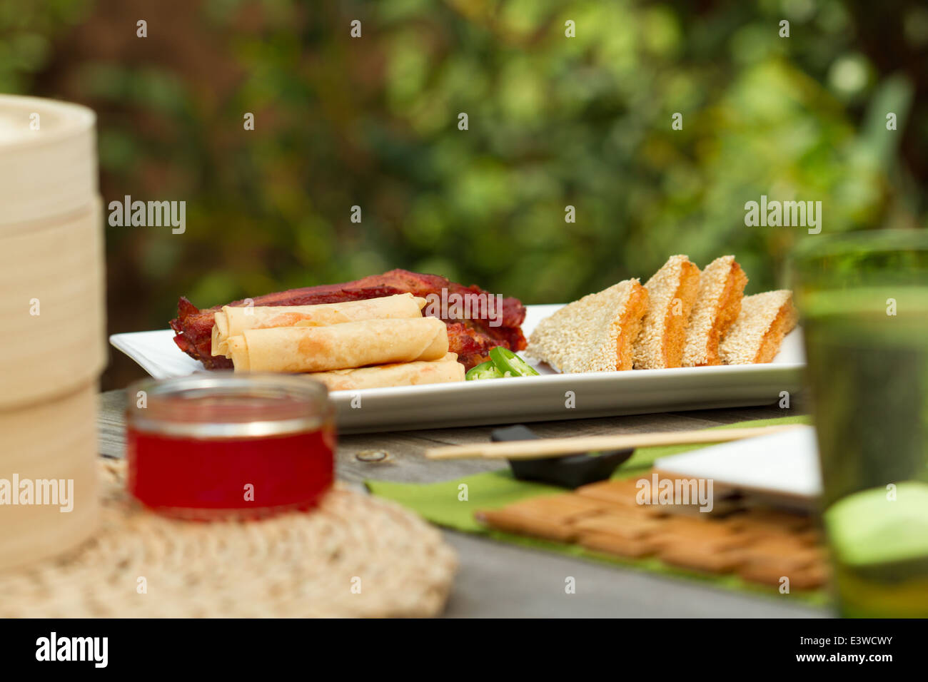 Chinese prawn toast and spring rolls hi-res stock photography and ...