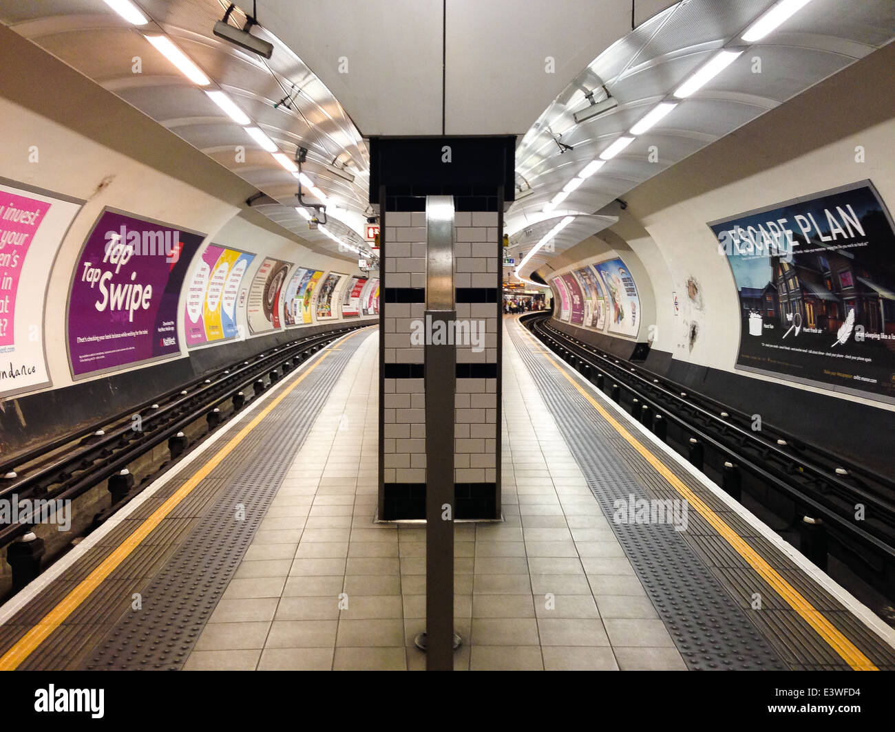 Shepherds bush station hi-res stock photography and images - Alamy