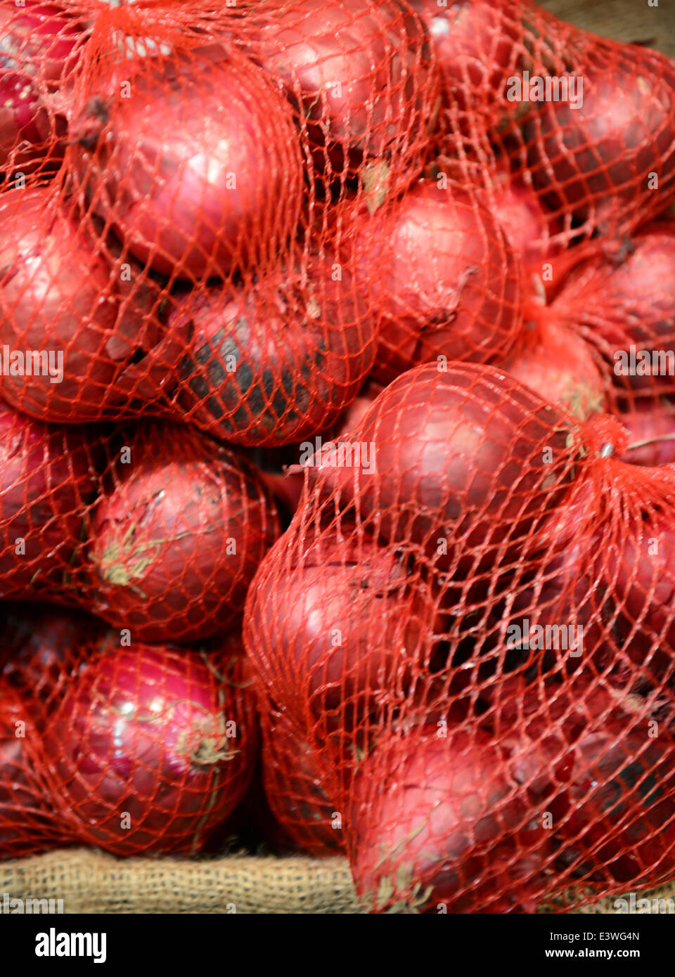 Purple salad onions hi-res stock photography and images - Alamy