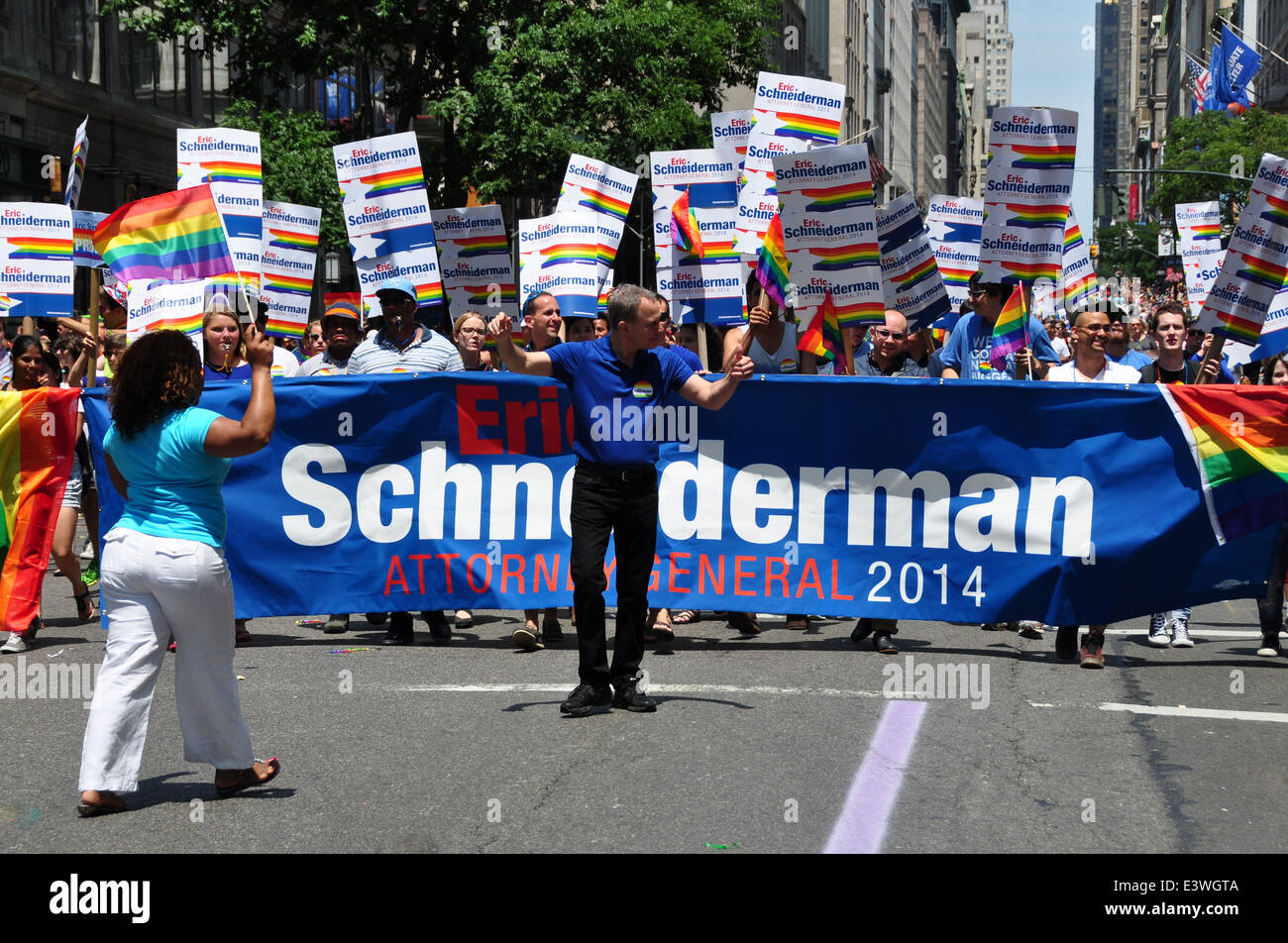 NYC: New York State Attorney General Eric Schneiderman marching with ...