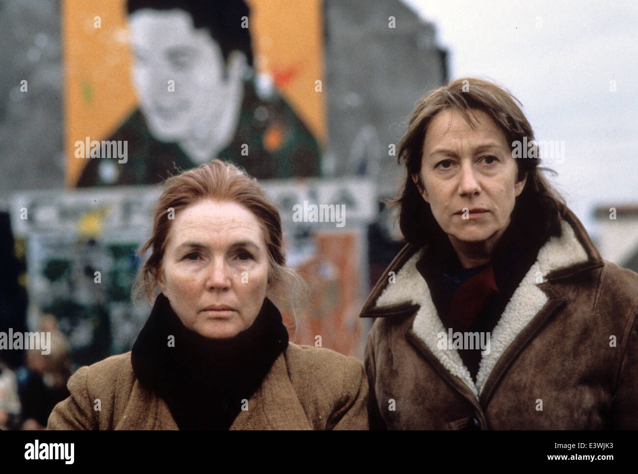 SOME MOTHER'S SON 1996 Castle Rock film with Helen Mirren (at right ...