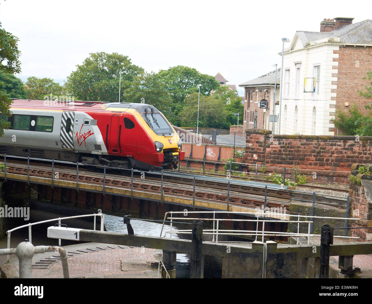 Chester canal basin hi-res stock photography and images - Alamy